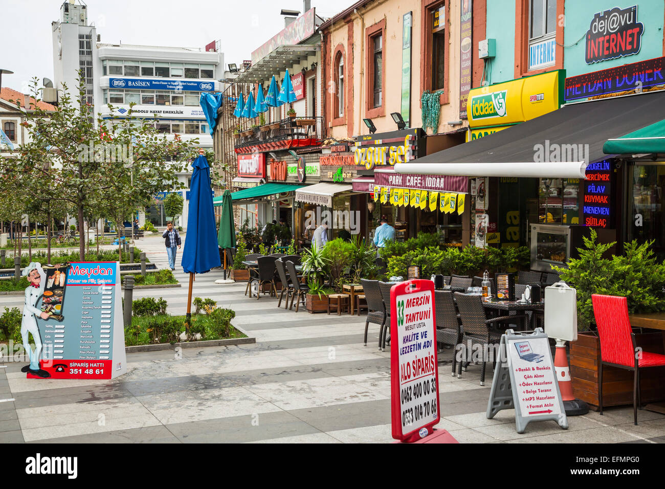 A street scene in the Balck Sea port of Trabzon, Turkey, Eurasia Stock ...