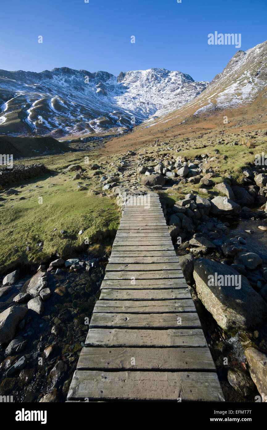 Lakeland bridge and path leading to Bow Fell and Esk Pike, English Lake ...