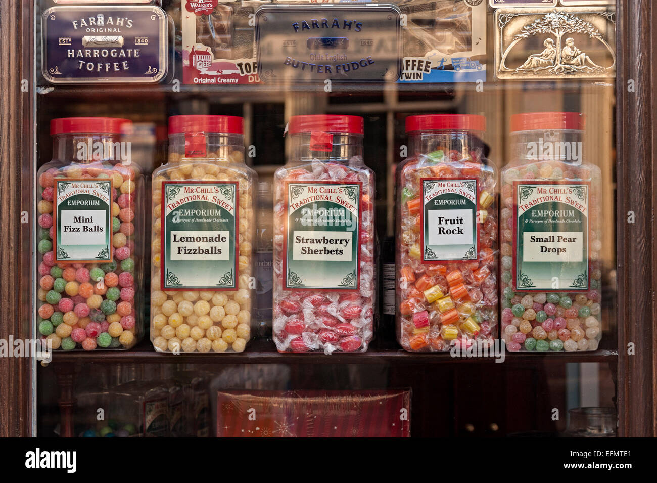Old fashioned sweet shop interior hi-res stock photography and images ...