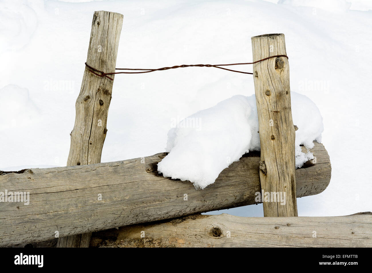 Twisted fence hi-res stock photography and images - Alamy