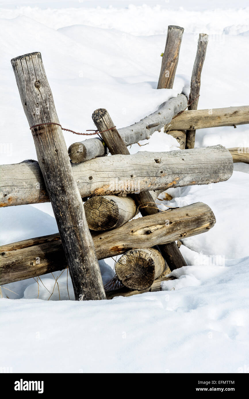 Fence post snow hi-res stock photography and images - Alamy