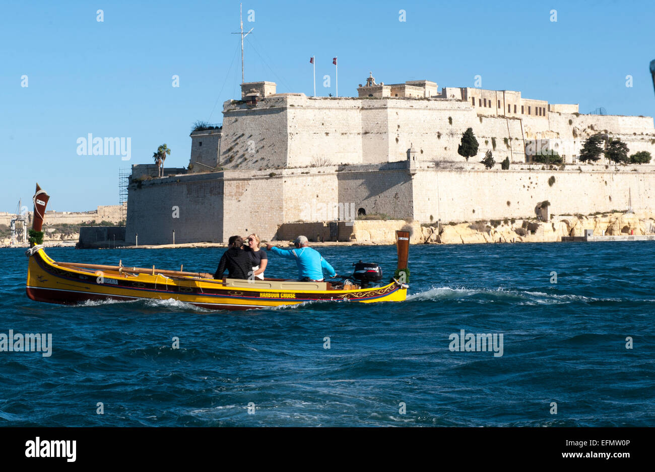 Boat front view waves hi-res stock photography and images - Alamy