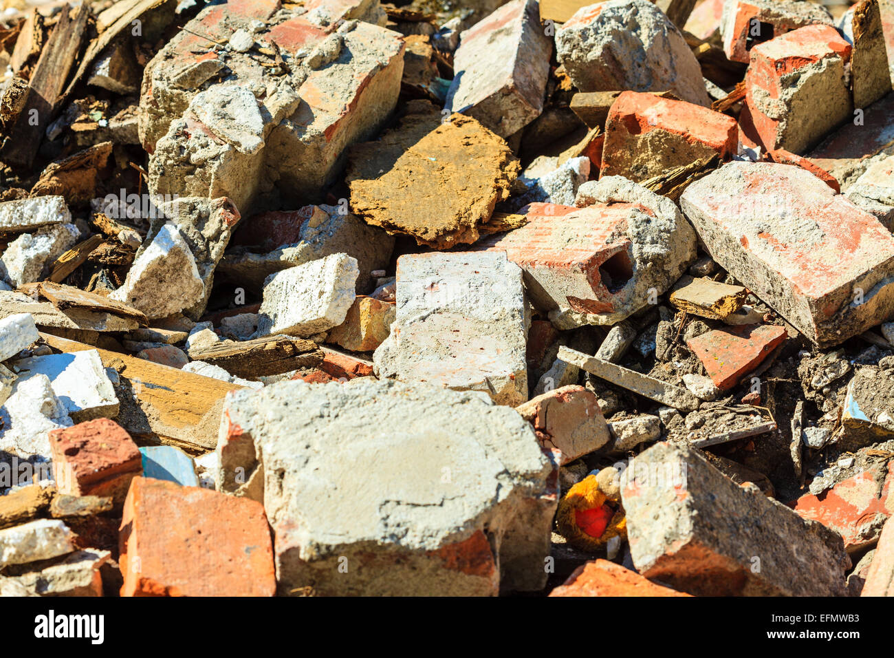 Damaged bricks hi-res stock photography and images - Alamy