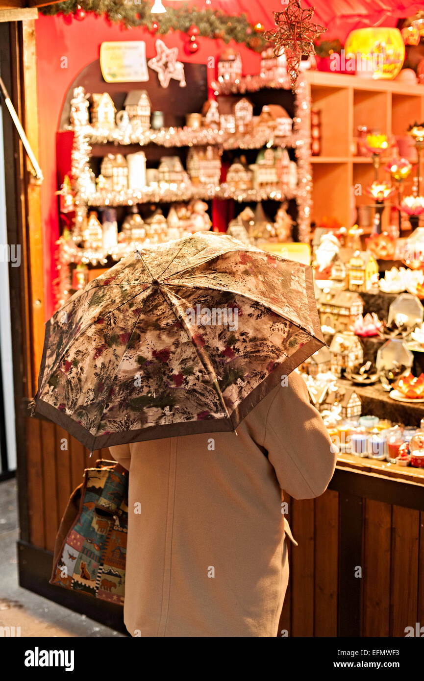 German market stall selling beer hi-res stock photography and images ...