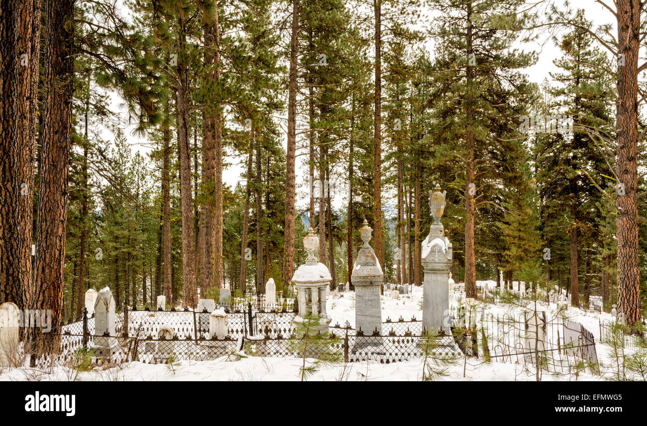 Unique cemetery hi-res stock photography and images - Alamy