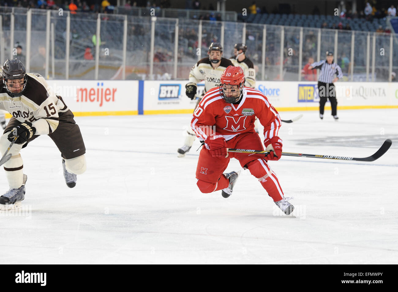 Chicago, IL, USA. 7th Feb, 2015. Miami's Alex Wideman (10) and Western ...