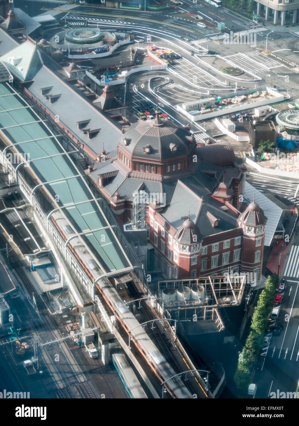 Top of a skyscraper hi-res stock photography and images - Alamy