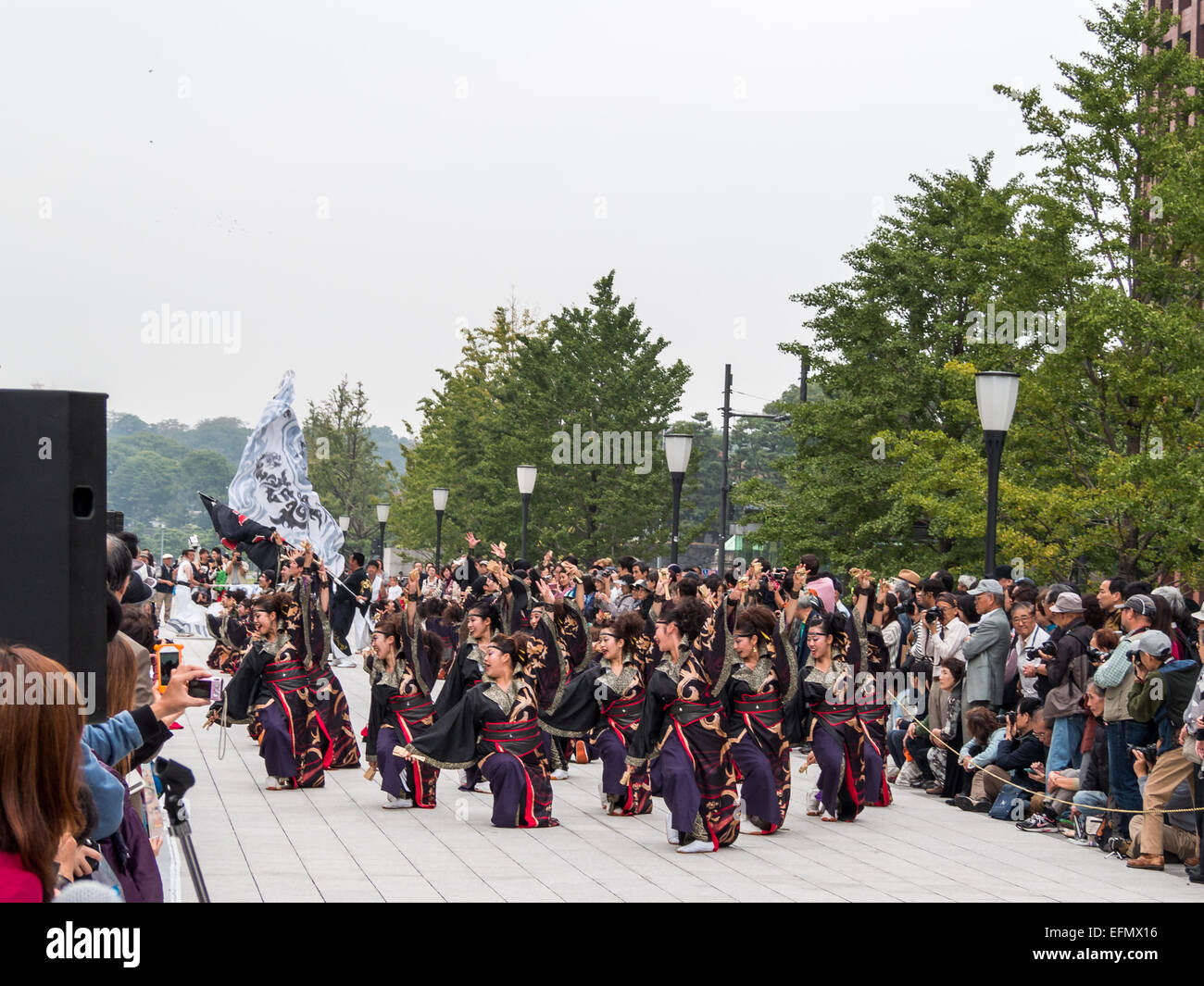 Group dancing copy hi-res stock photography and images - Alamy