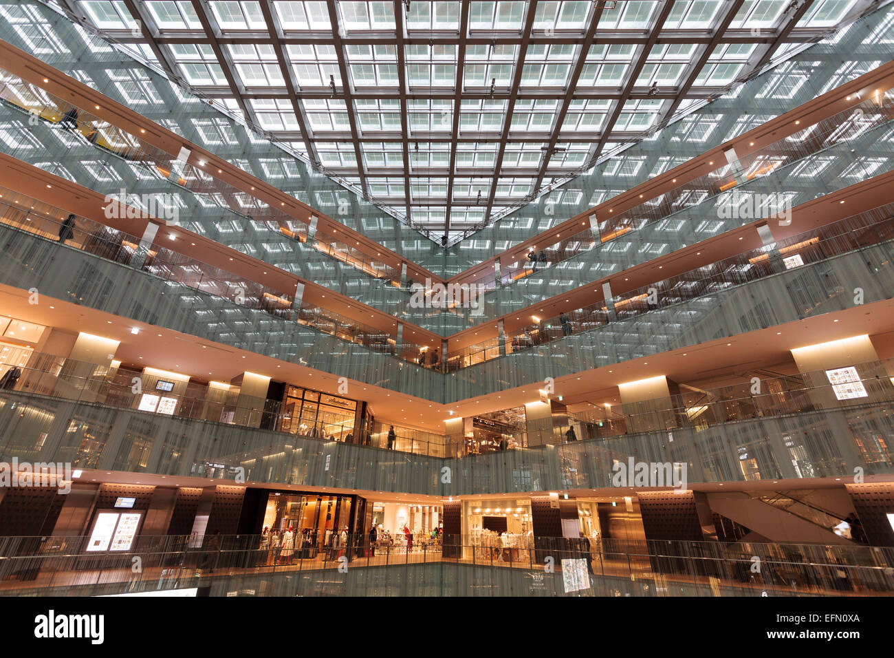 Japan Post (JP) Tower shopping mall with glass roof in Maranouchi ...