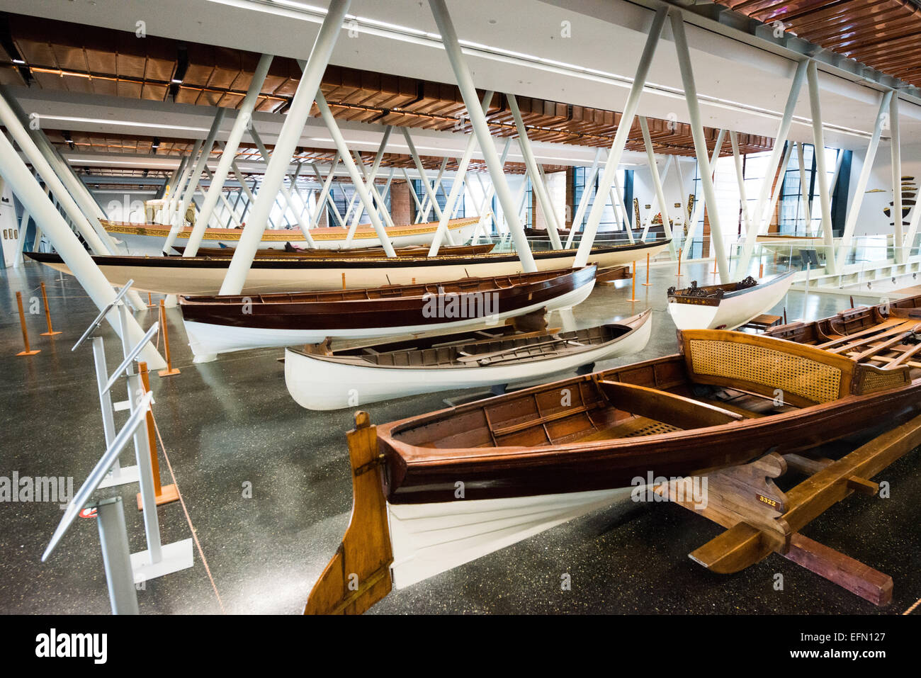 Royal navy 19th century ship building hi-res stock photography and ...