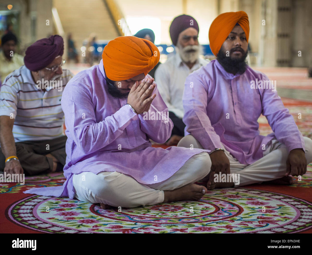 Bangkok, Bangkok, Thailand. 8th Feb, 2015. Sikh men in the Darbar Sahib ...