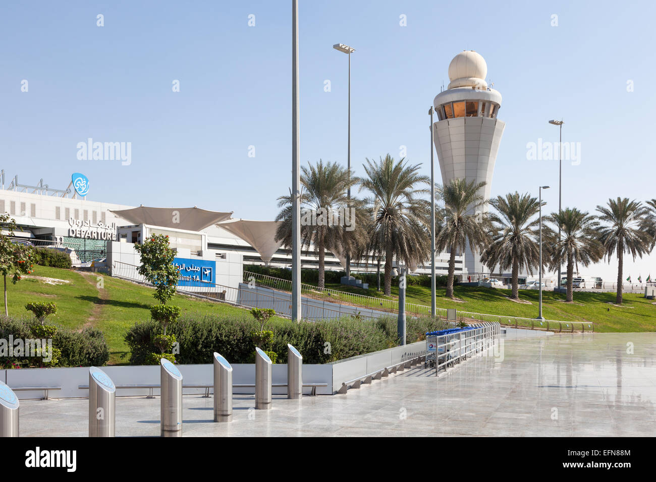 Exterior of the Abu Dhabi International Airport Stock Photo - Alamy