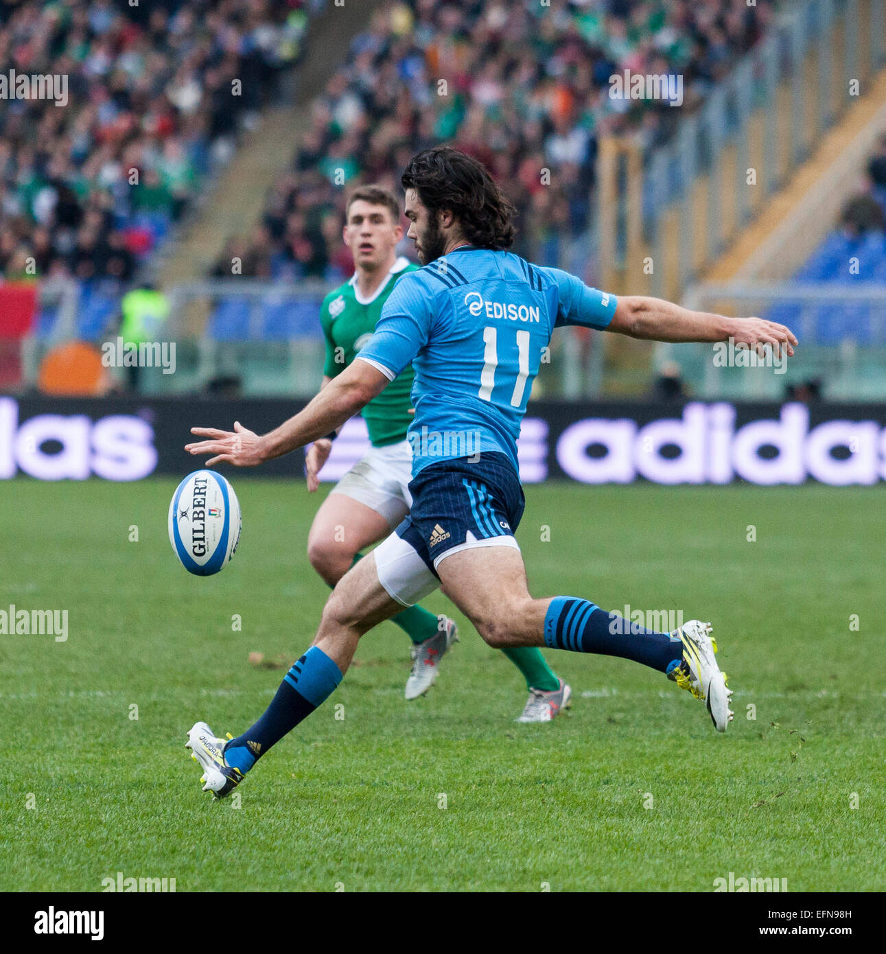 Rome, Italy. 07th Feb, 2015. Luke McLean clearing the ball, Stadio ...