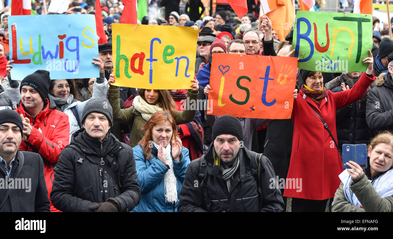 Go home demonstration germany hi-res stock photography and images - Alamy