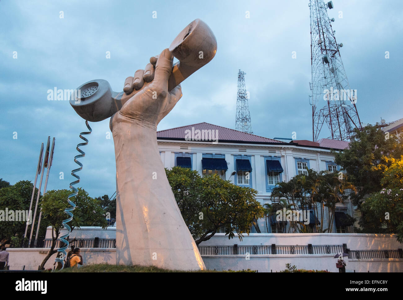 Huge statue phone being held hi-res stock photography and images - Alamy