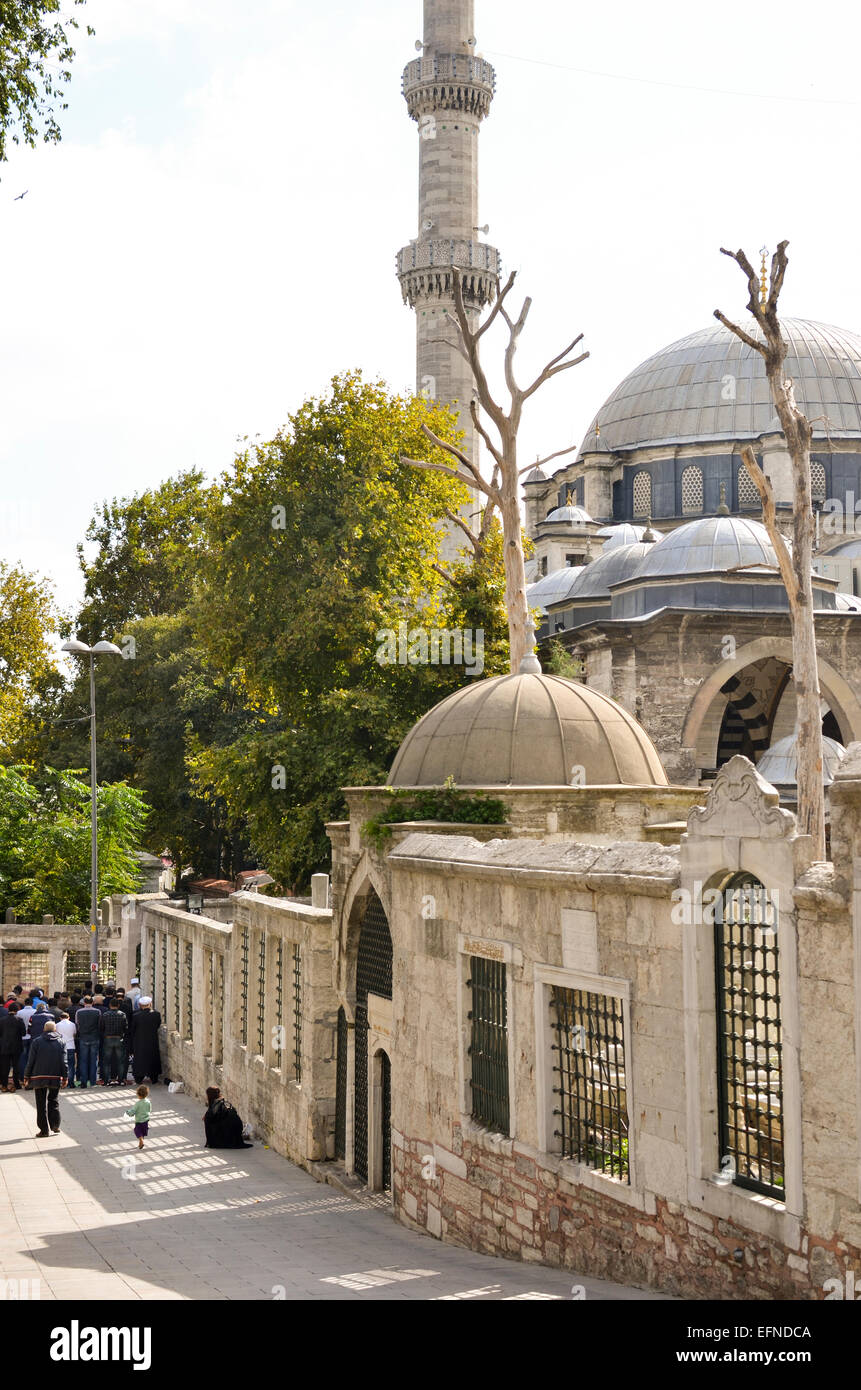 Worshippers congregate for Friday prayers at Eyup Sultan Mosque ...