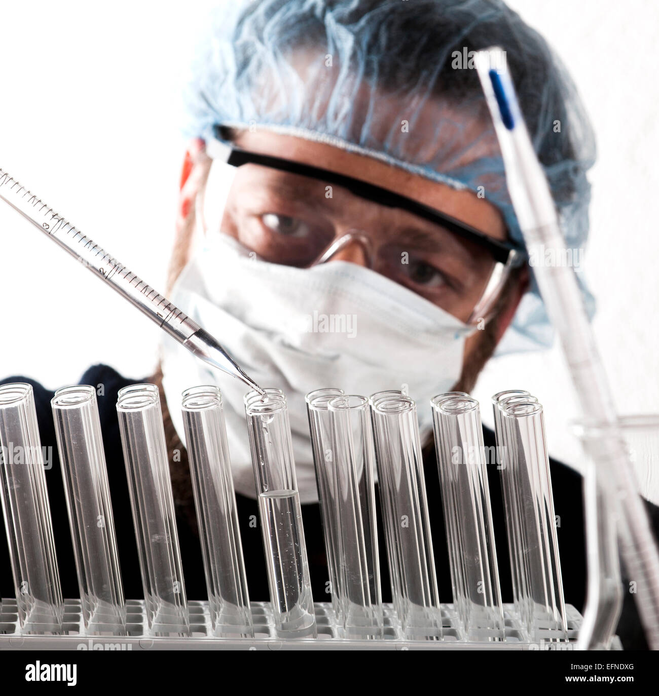 Science lab beaker filling hi-res stock photography and images - Alamy