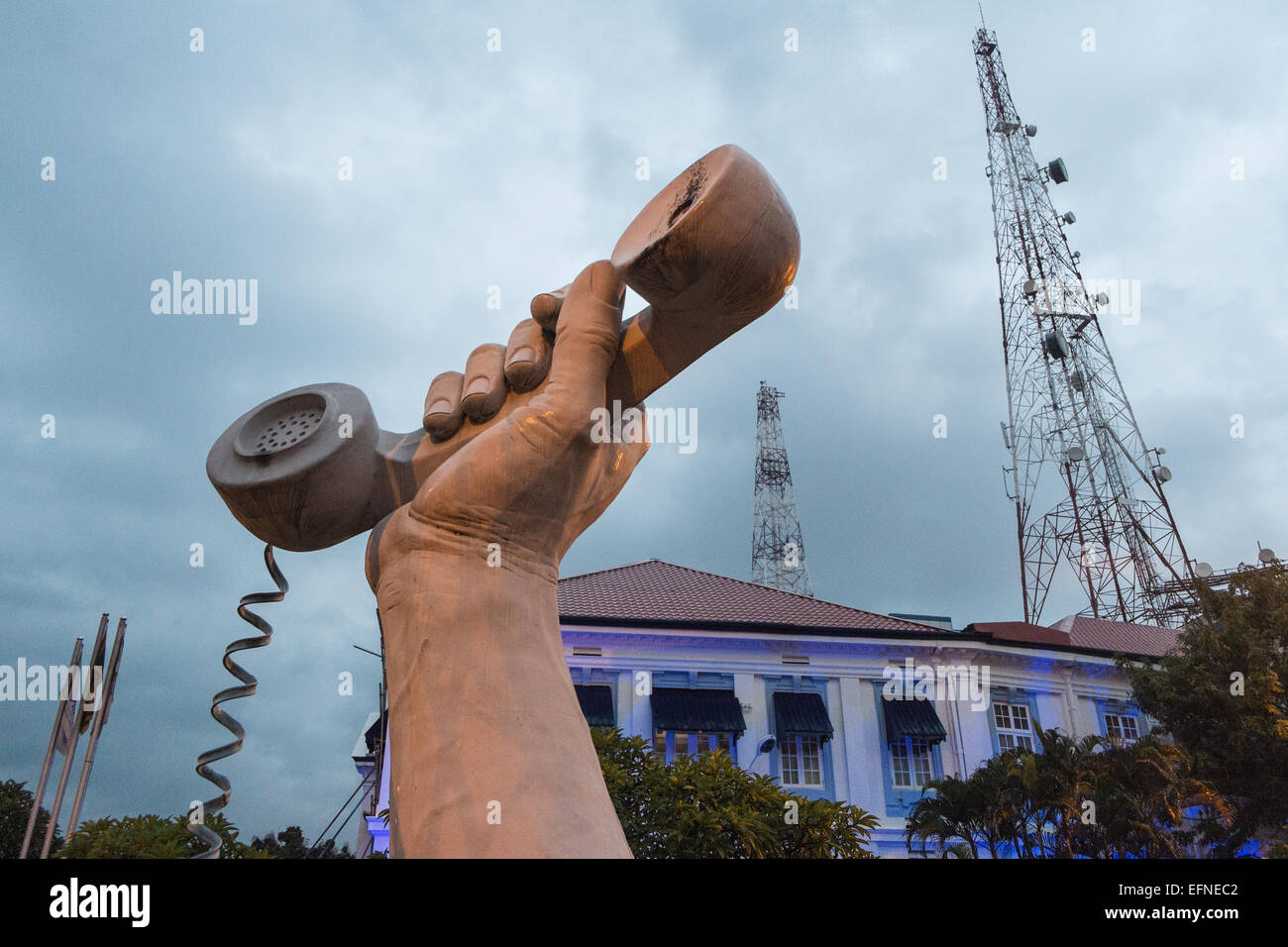 Huge statue phone being held hi-res stock photography and images - Alamy