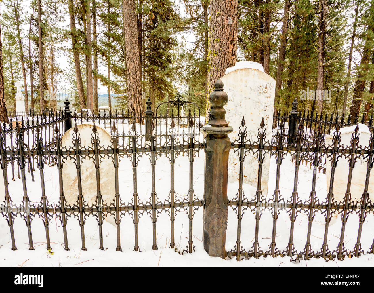 Unique cemetery hi-res stock photography and images - Alamy