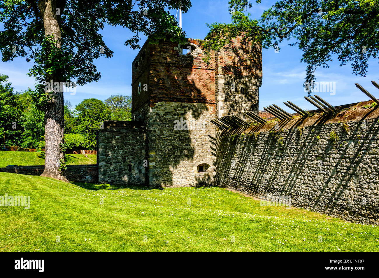 Spike castle hi-res stock photography and images - Alamy