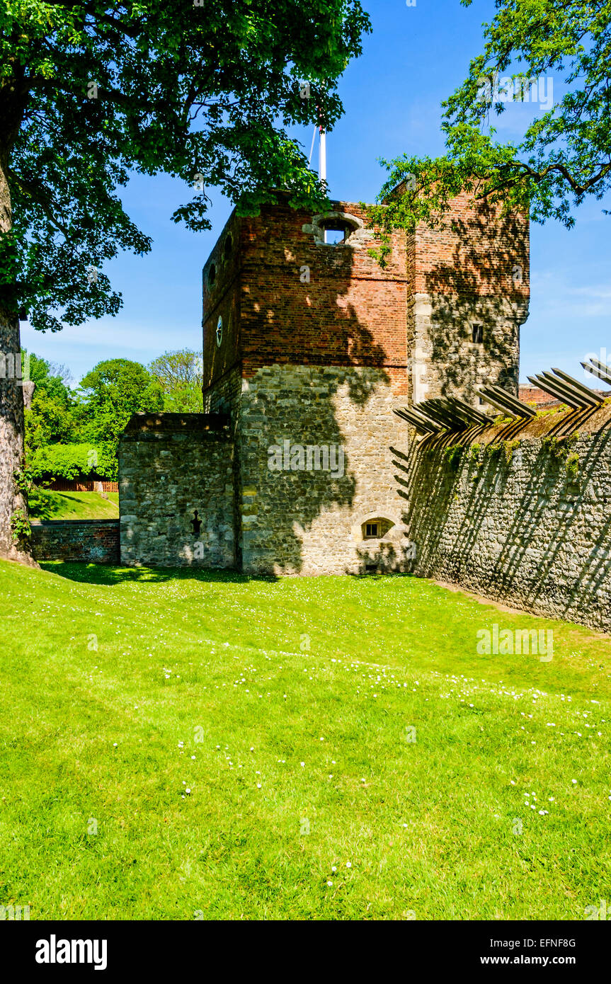 Spike castle hi-res stock photography and images - Alamy