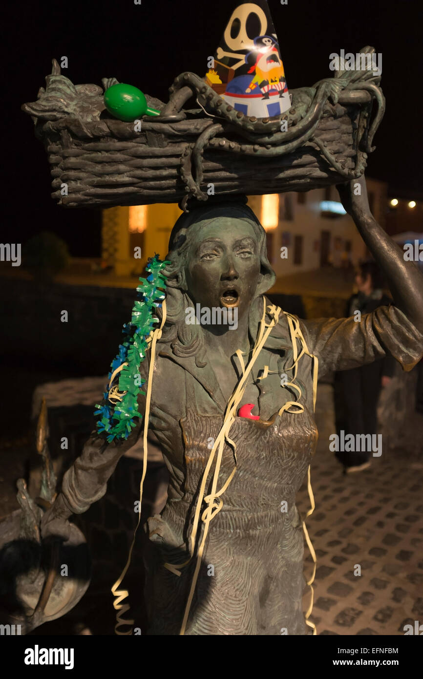 Bronze statue sculpture fish hi-res stock photography and images - Alamy