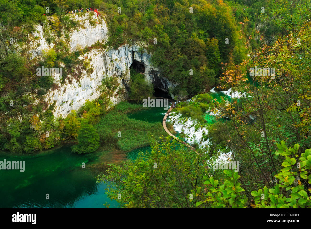 Travertine cascades and boardwalk on the Korana River, Plitvice Lakes ...