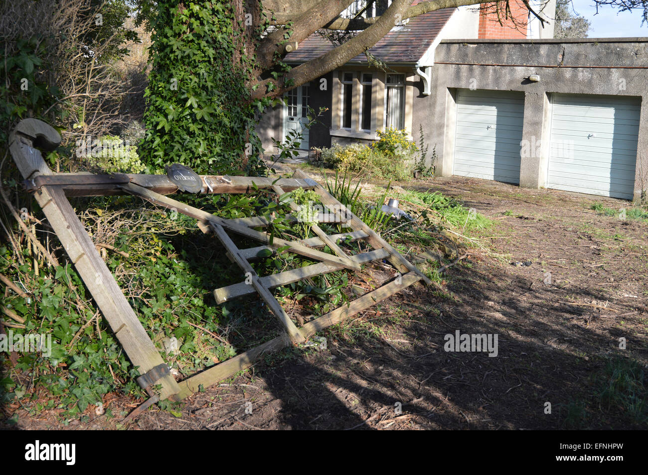 Broken house hi-res stock photography and images - Alamy