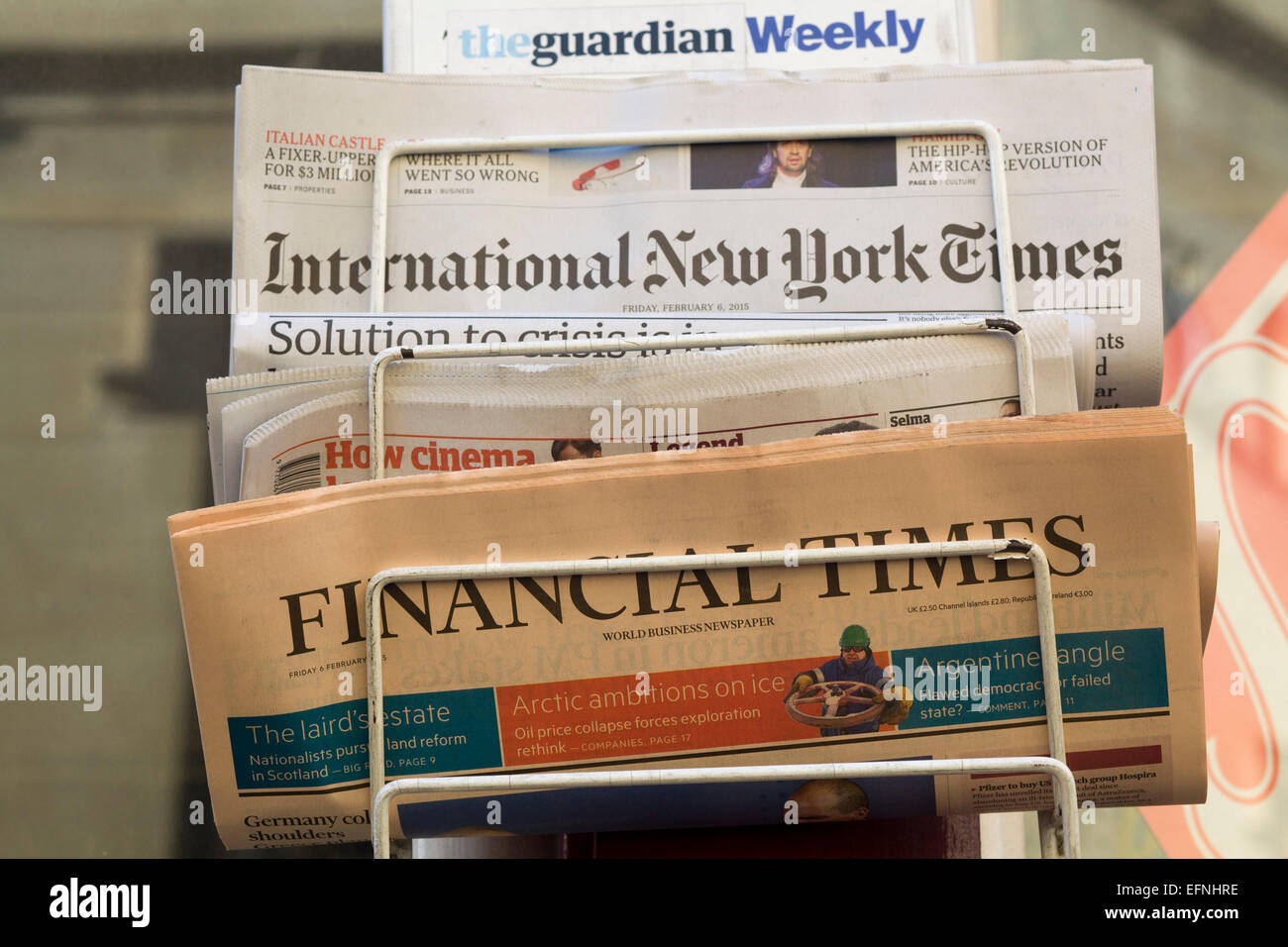 International Newspaper Stand Stock Photos & International Newspaper ...