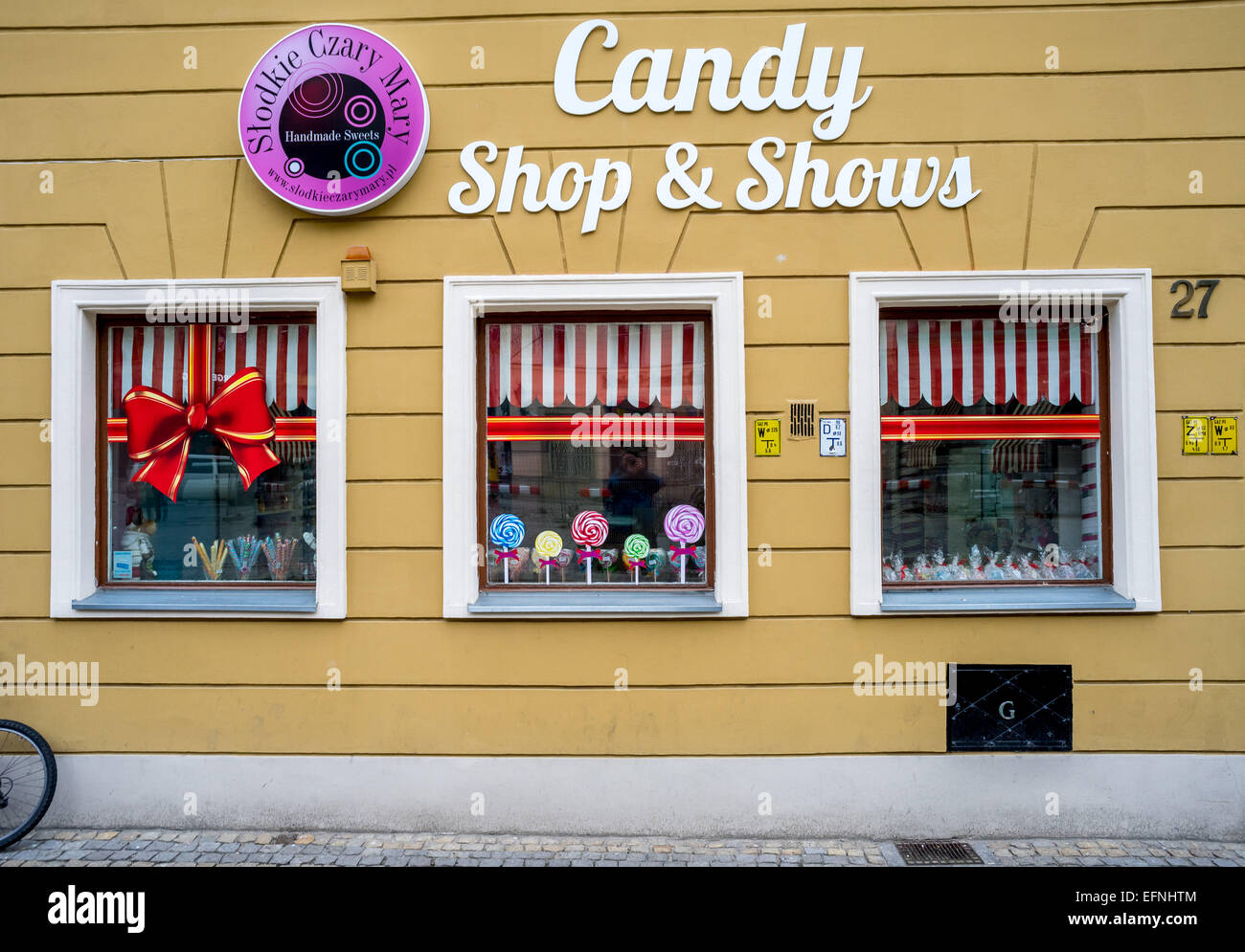 Candy shop and shows Wroclaw Old Market Stock Photo - Alamy