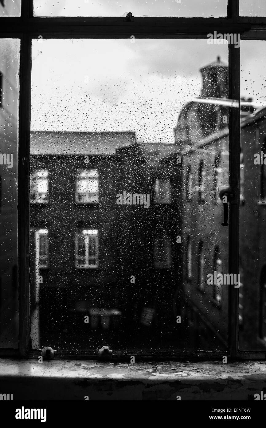 Drop out window Black and White Stock Photos & Images - Alamy