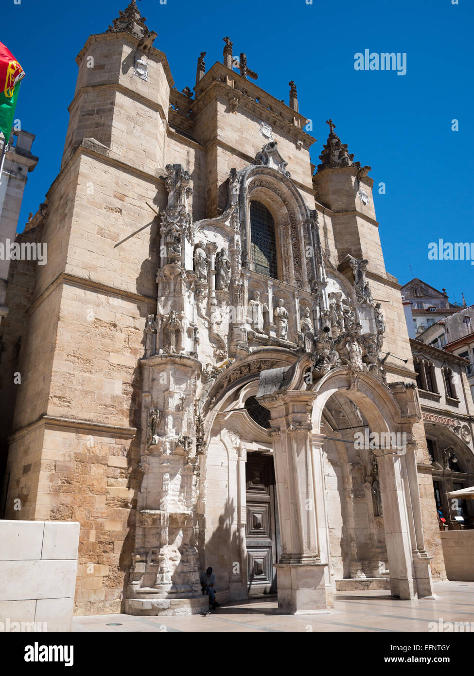 Stone facade catholic church hi-res stock photography and images - Alamy