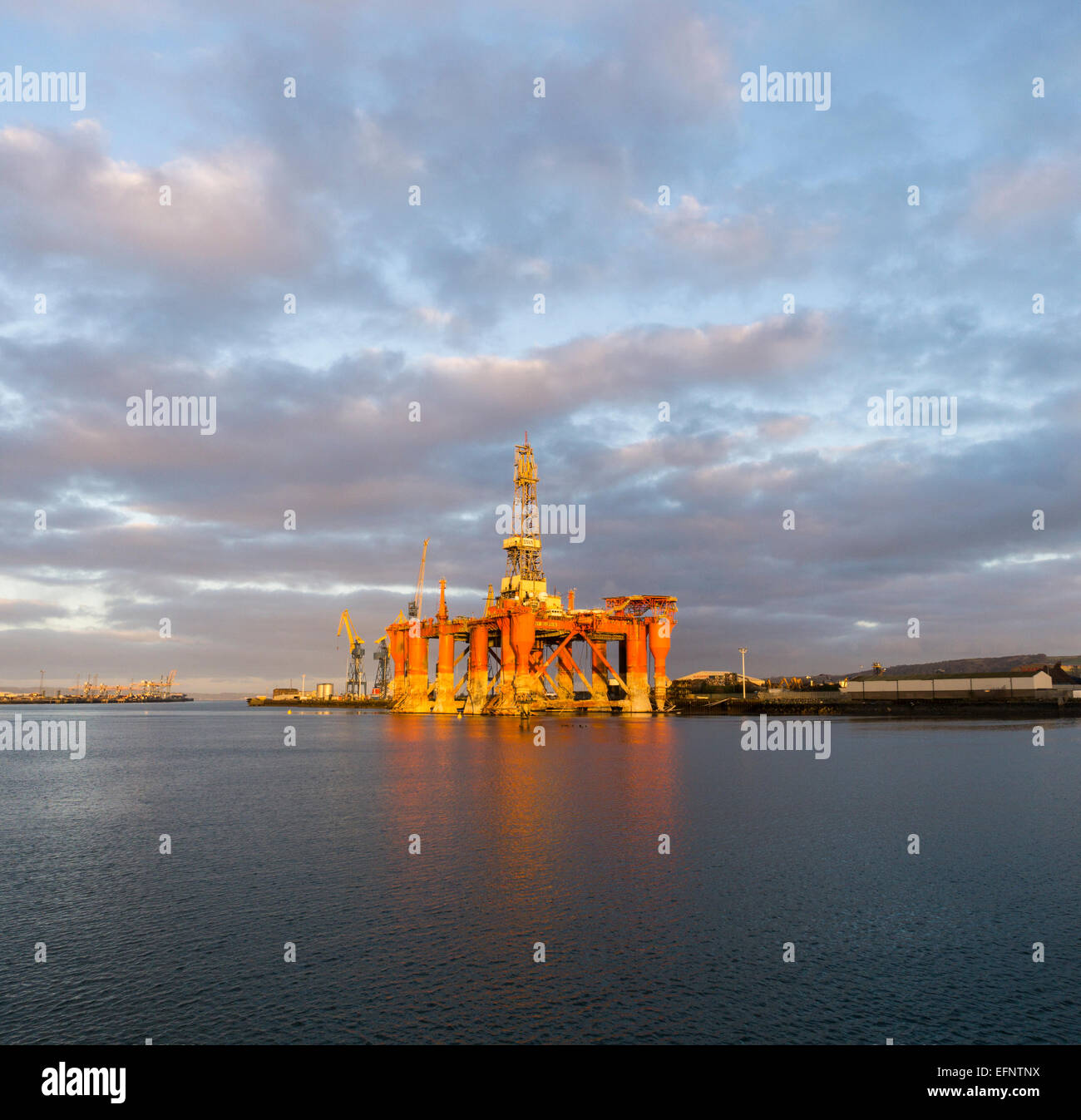 Blackford Dolphin oil rig Stock Photo - Alamy