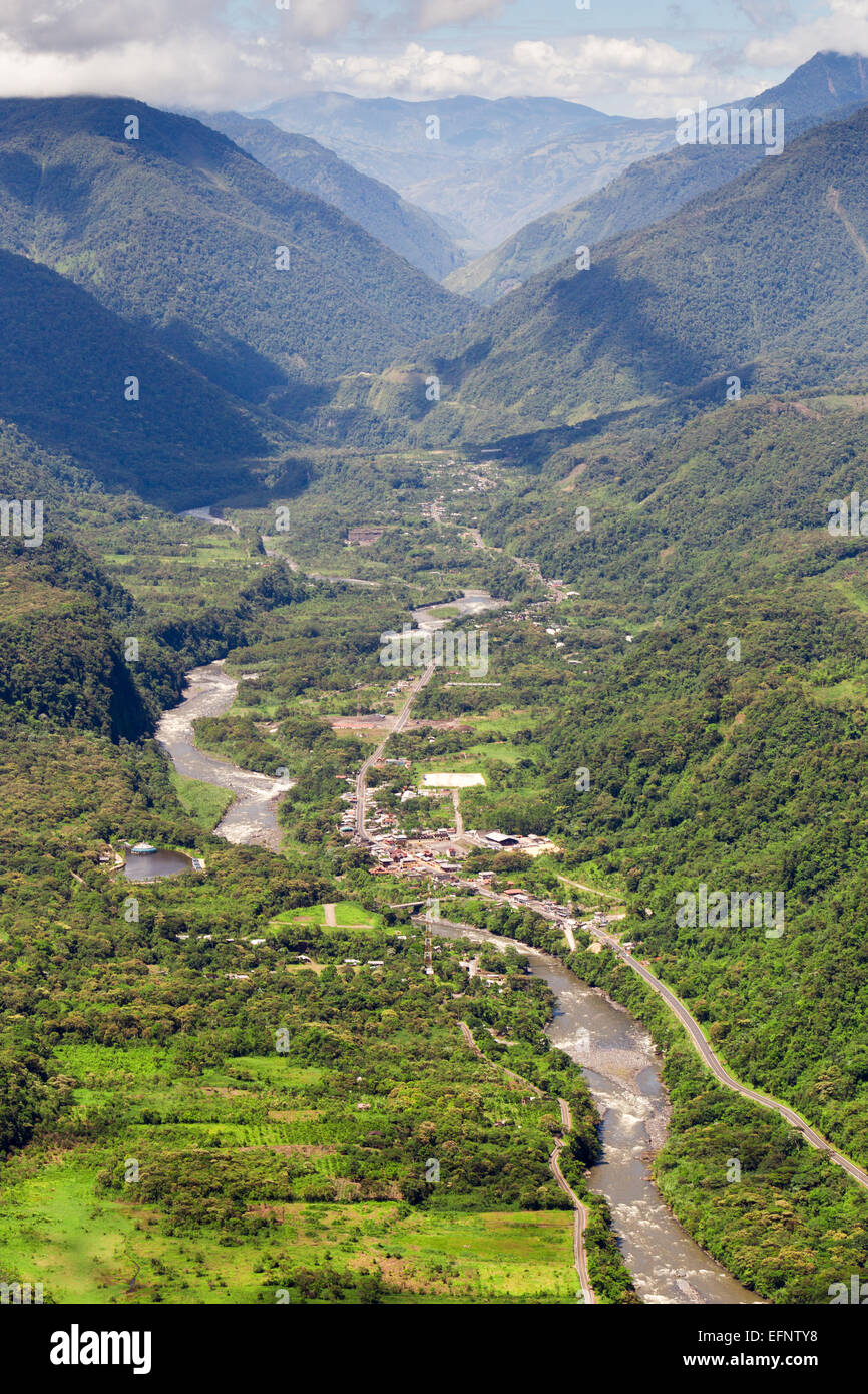 Village in the andes hi-res stock photography and images - Alamy