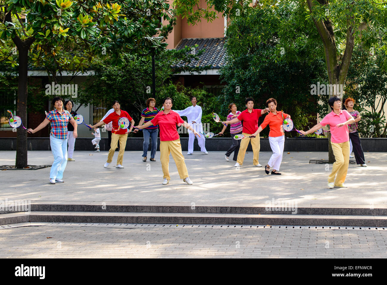 Public square dance hi-res stock photography and images - Alamy