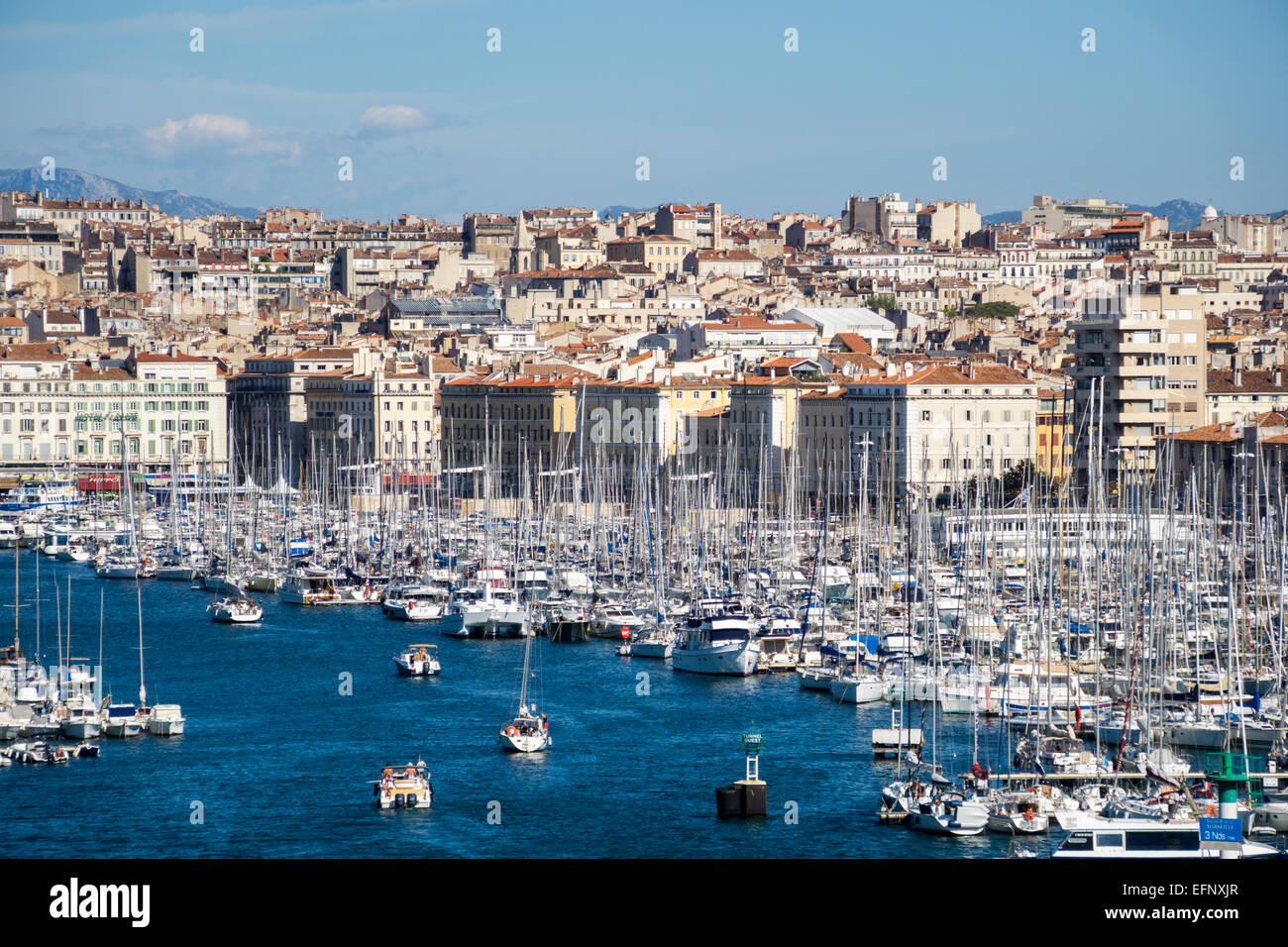Cityscape marina hi-res stock photography and images - Alamy