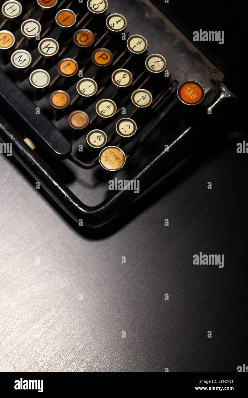 Color vertical detail of the keyboard of an old typewriter Stock Photo ...