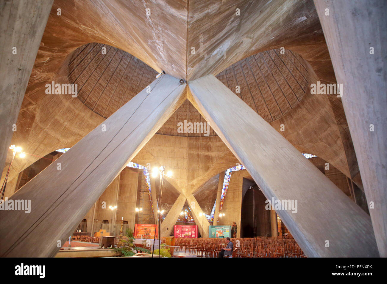 Catholic cathedral hi-res stock photography and images - Alamy