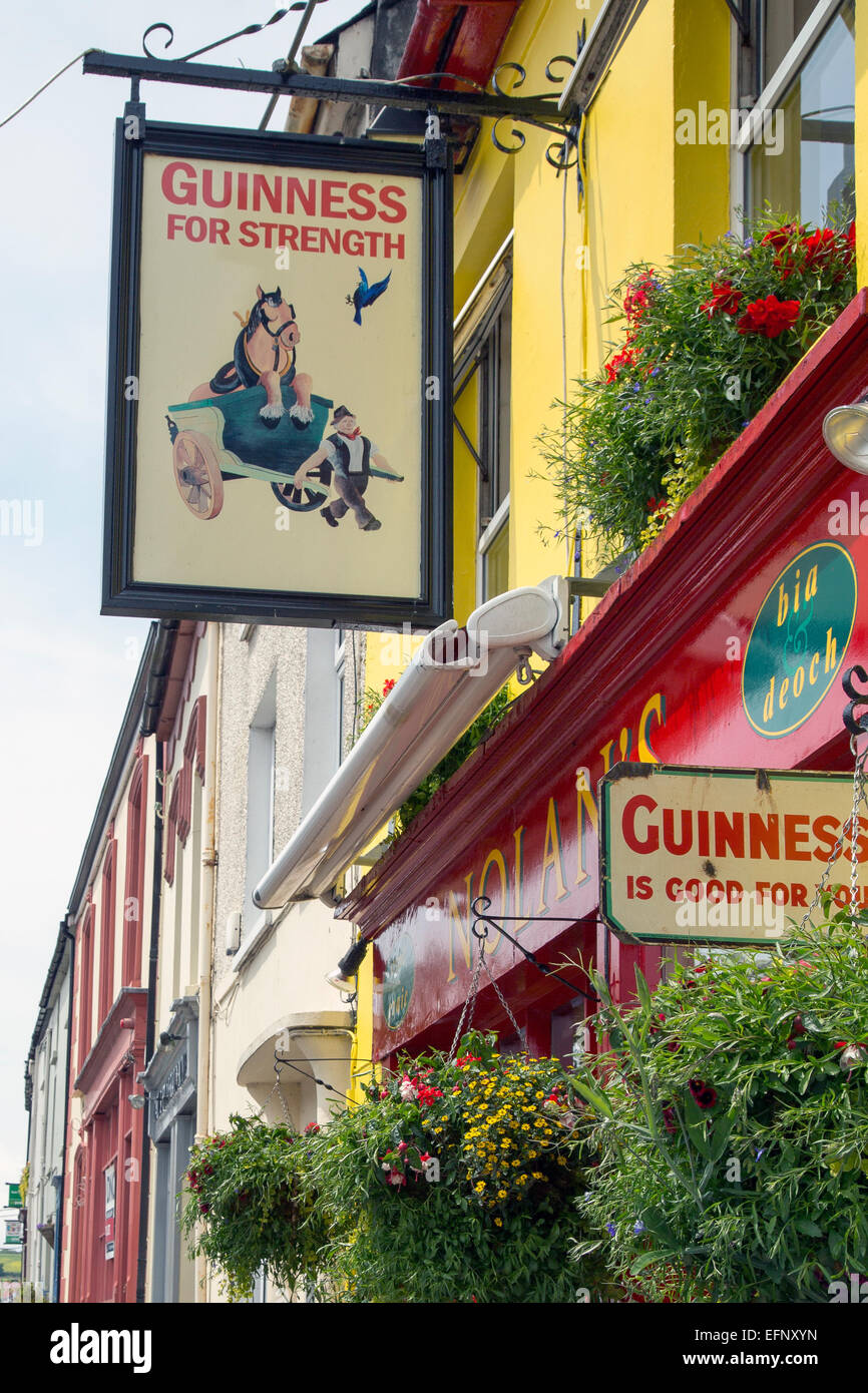 Guinness signs hi-res stock photography and images - Alamy