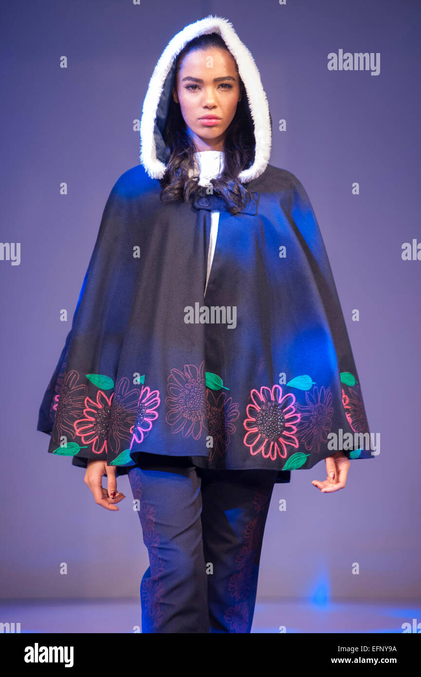 Wearing capes hi-res stock photography and images - Alamy