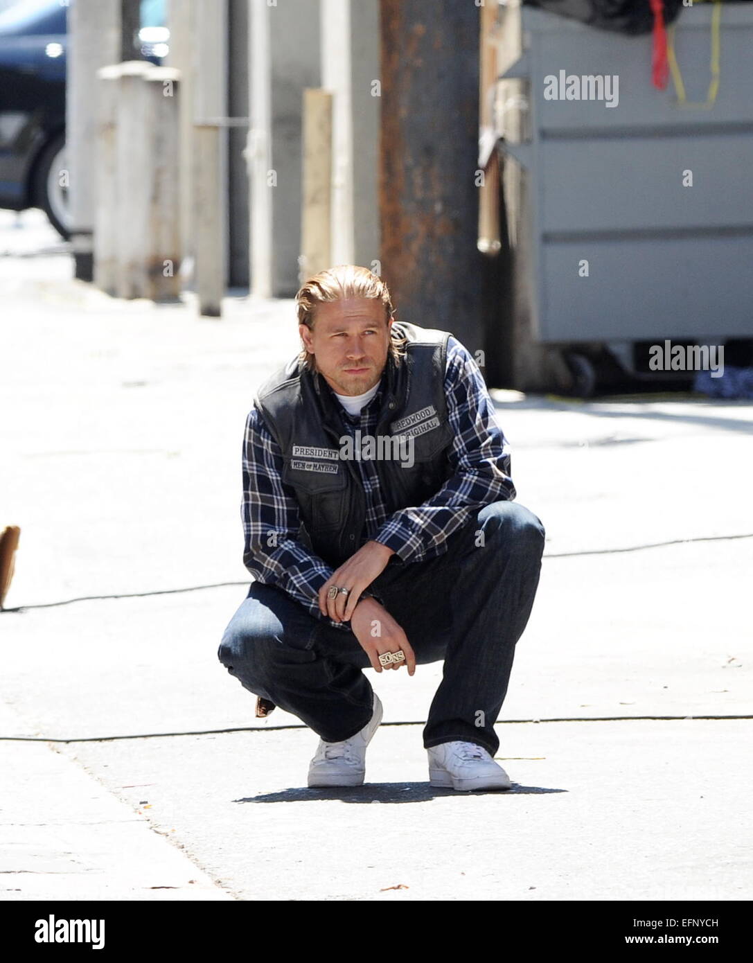 Charlie Hunnam is all smiles while filming for the hit show 'Sons of ...