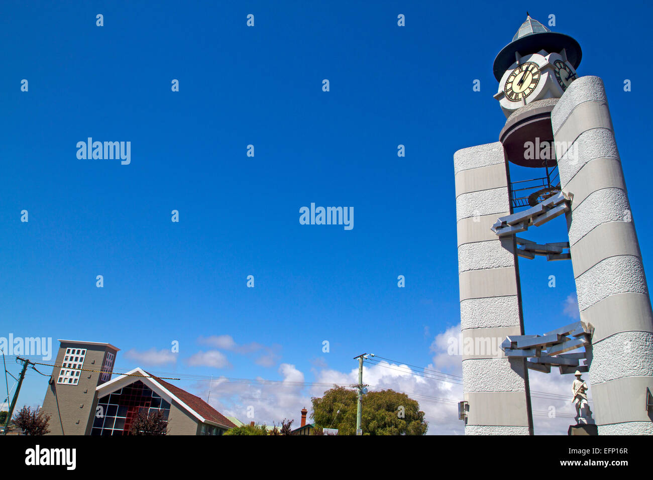 War memorial clock tower hi-res stock photography and images - Alamy
