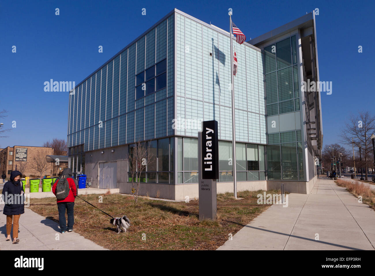 Public library sign hi-res stock photography and images - Alamy