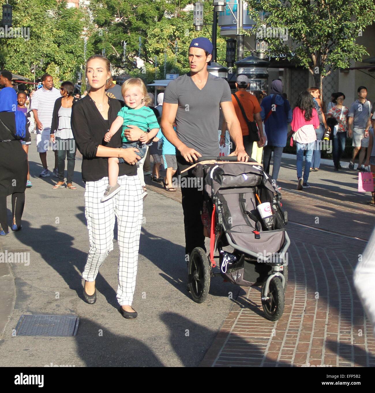 Adam Gregory goes shopping in Hollywood with his wife Sheridan Sperry ...