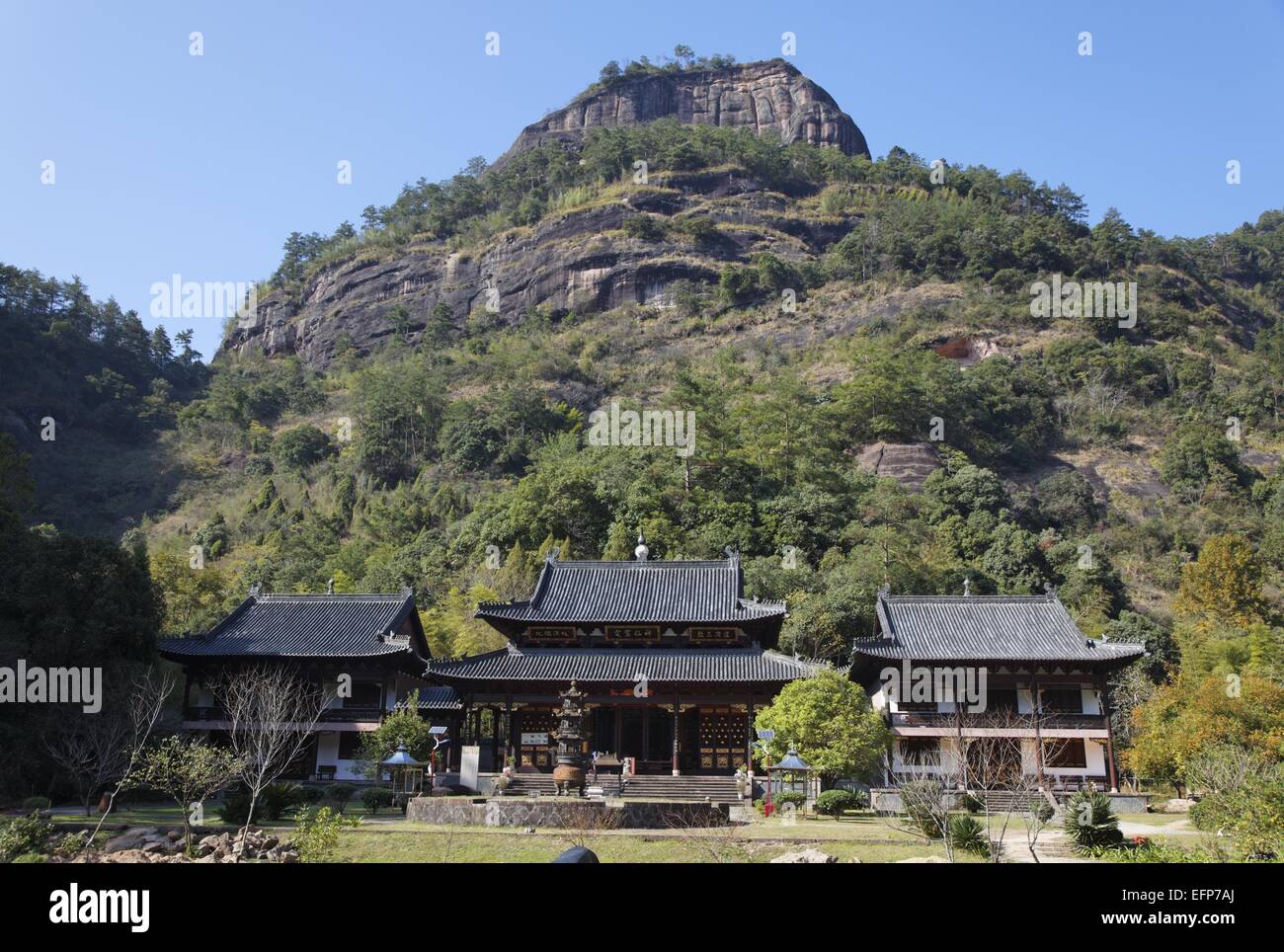Taoyuan-dong Taoist Temple, Wuyi Mountains Stock Photo - Alamy