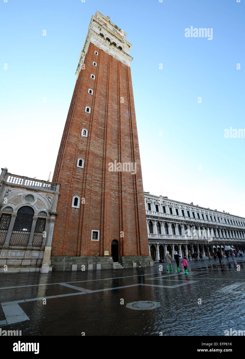 Tide mark hi-res stock photography and images - Alamy