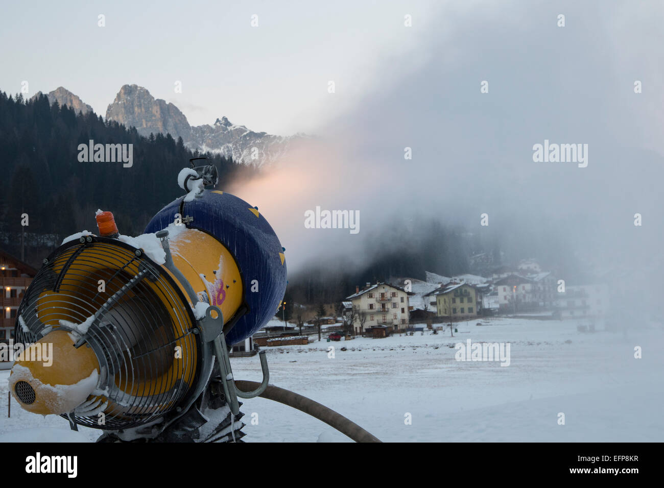 Artificial sky slope hi-res stock photography and images - Alamy