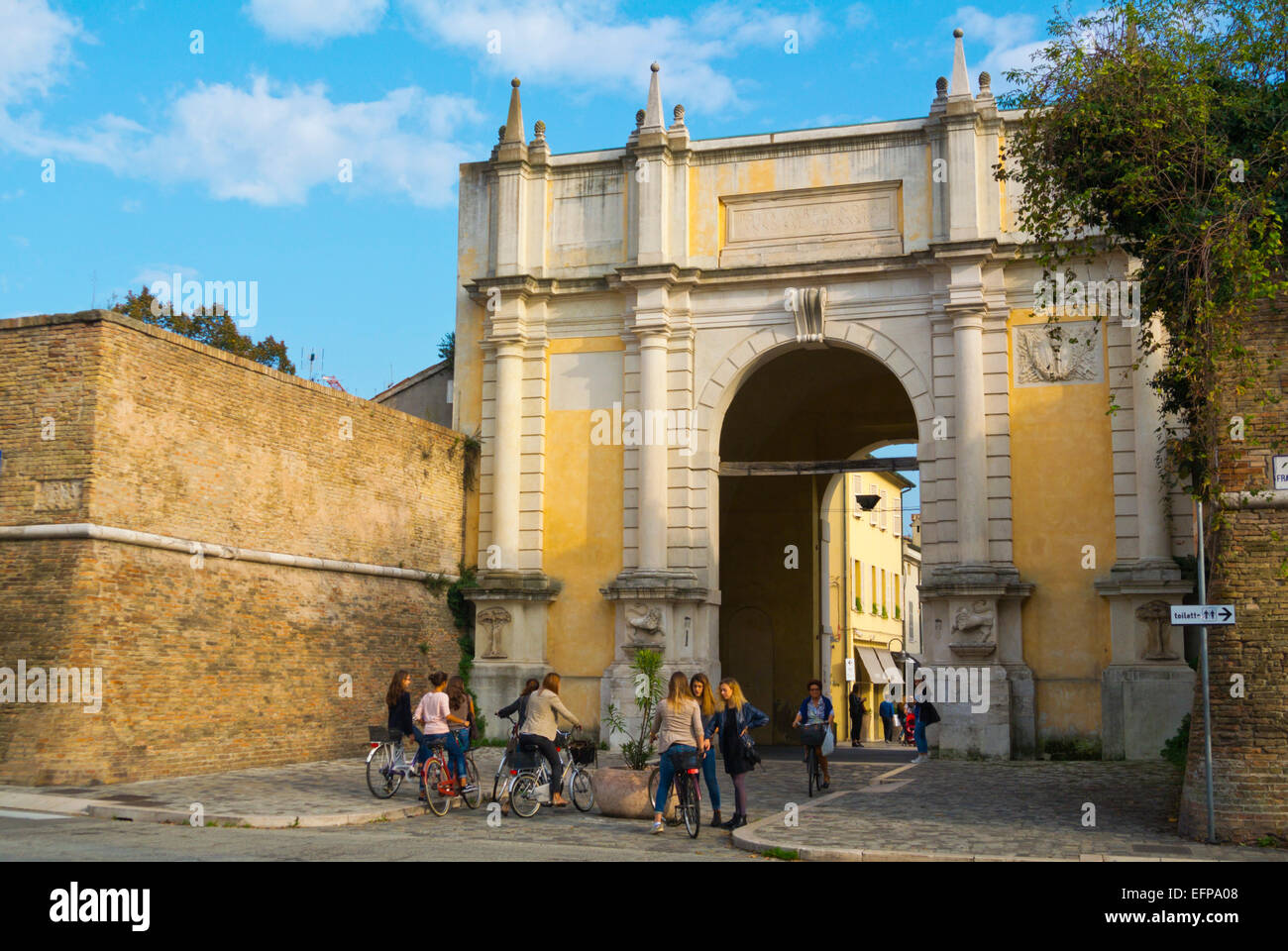 City gate, Piazza Baracca, old town, Ravenna, Emilia Romagna, Italy ...