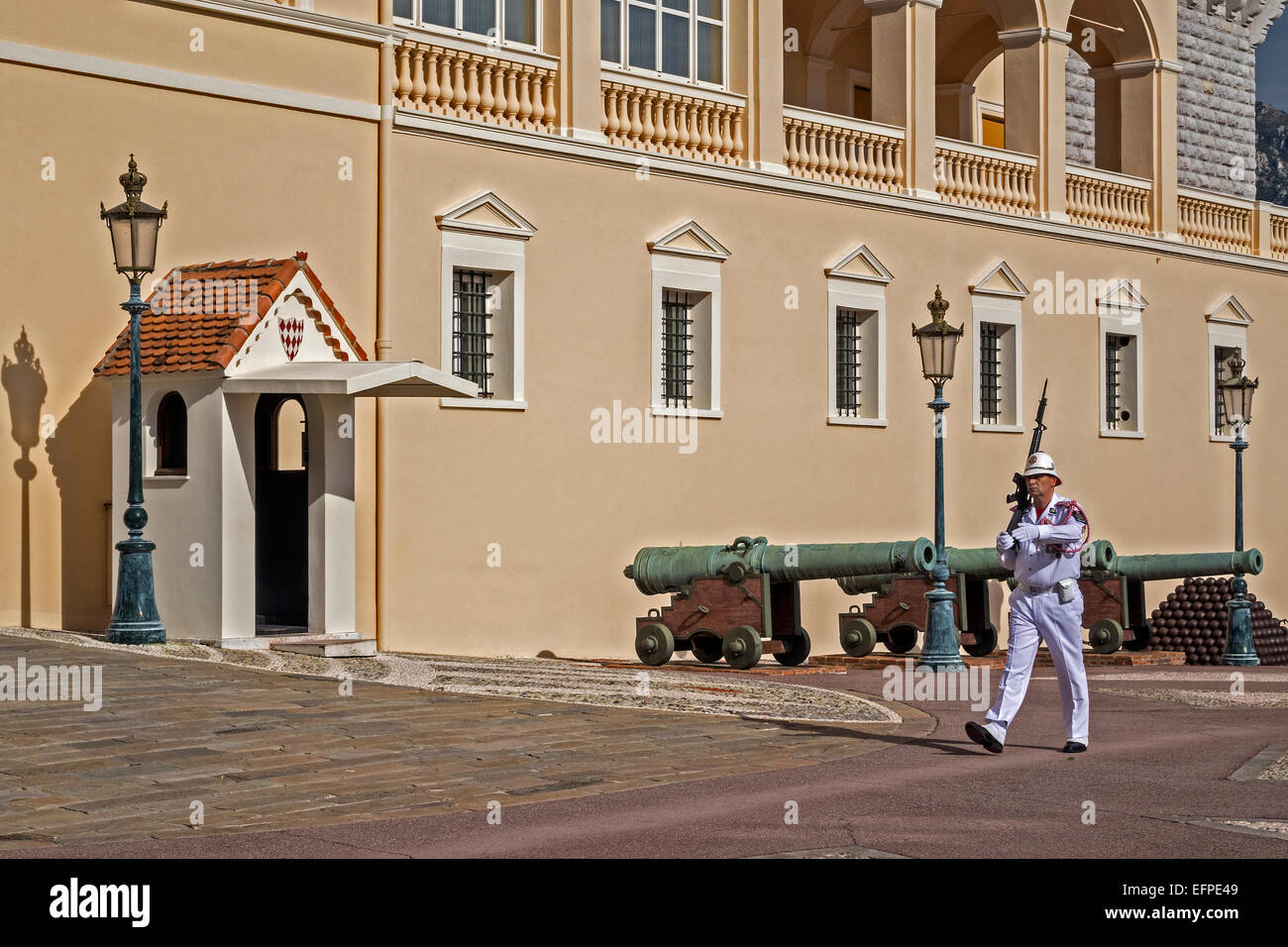 Royal guard house hi-res stock photography and images - Alamy