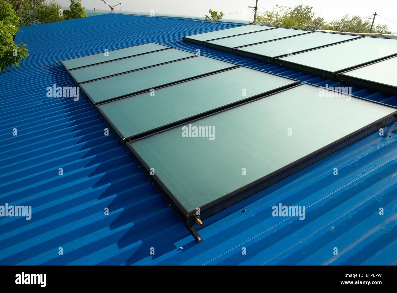 Solar water heating system hi-res stock photography and images - Alamy
